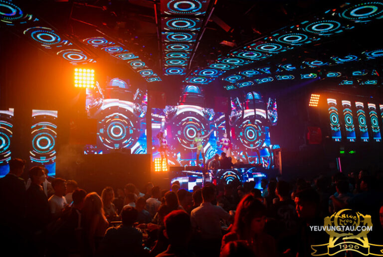 Blue Moon Club - Yêu Vũng Tàu