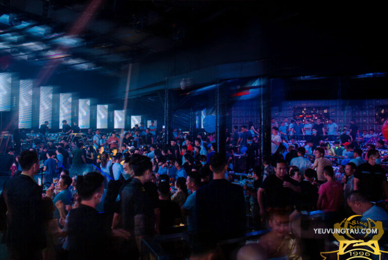 Blue Moon Club - Yêu Vũng Tàu